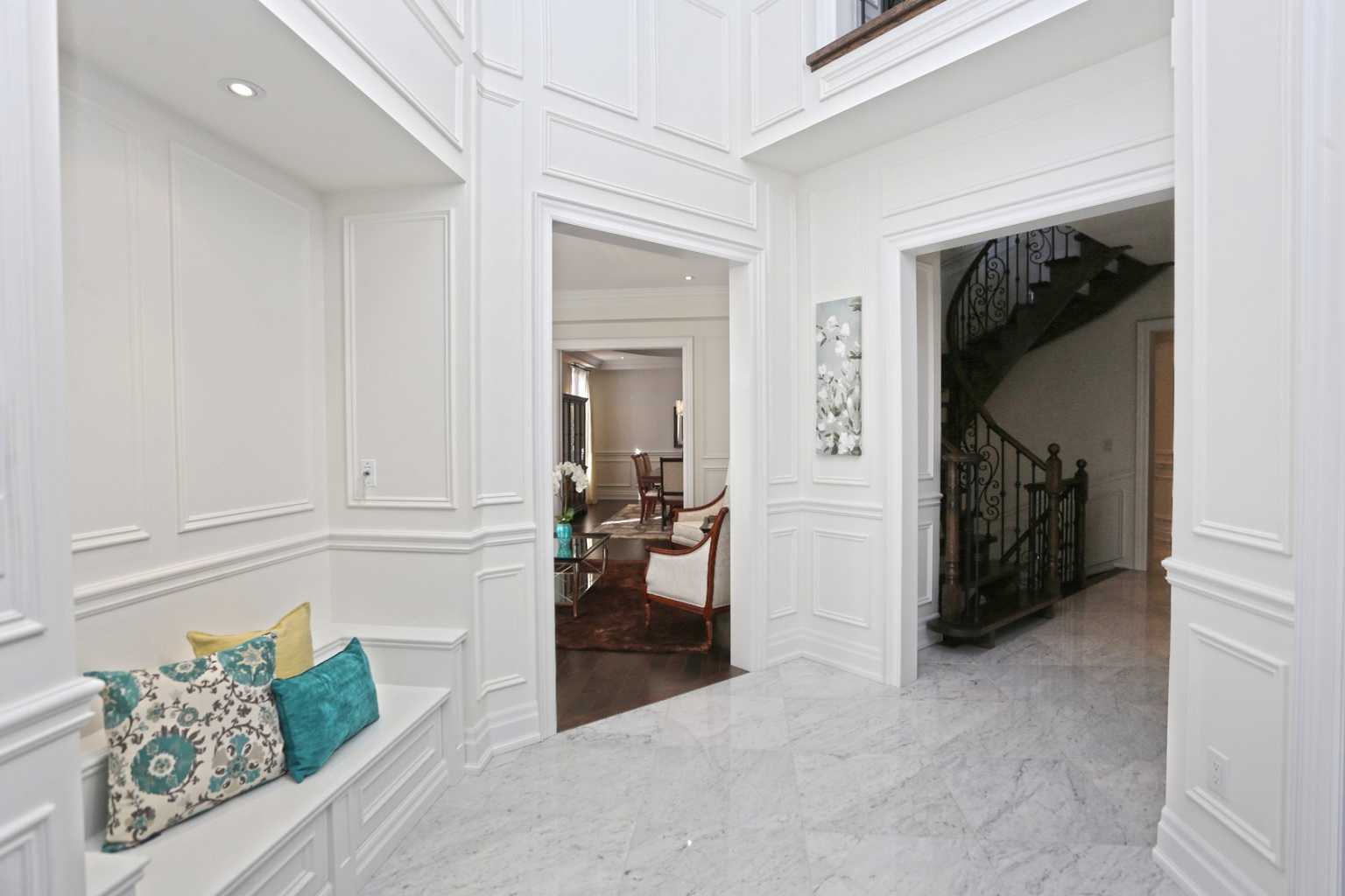 The Benefits of Coffered Ceilings vs. Tray Ceilings | VIP Classic Moulding